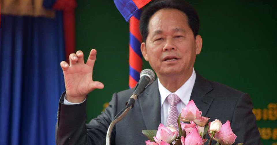 រដ្ឋមន្ត្រីក្រសួងដែនដី ...